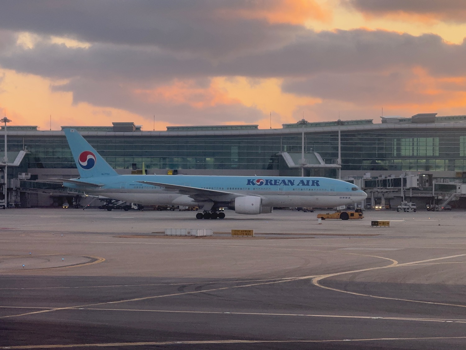 Korean Air Business Class Review: 777-300ER Prestige Suite