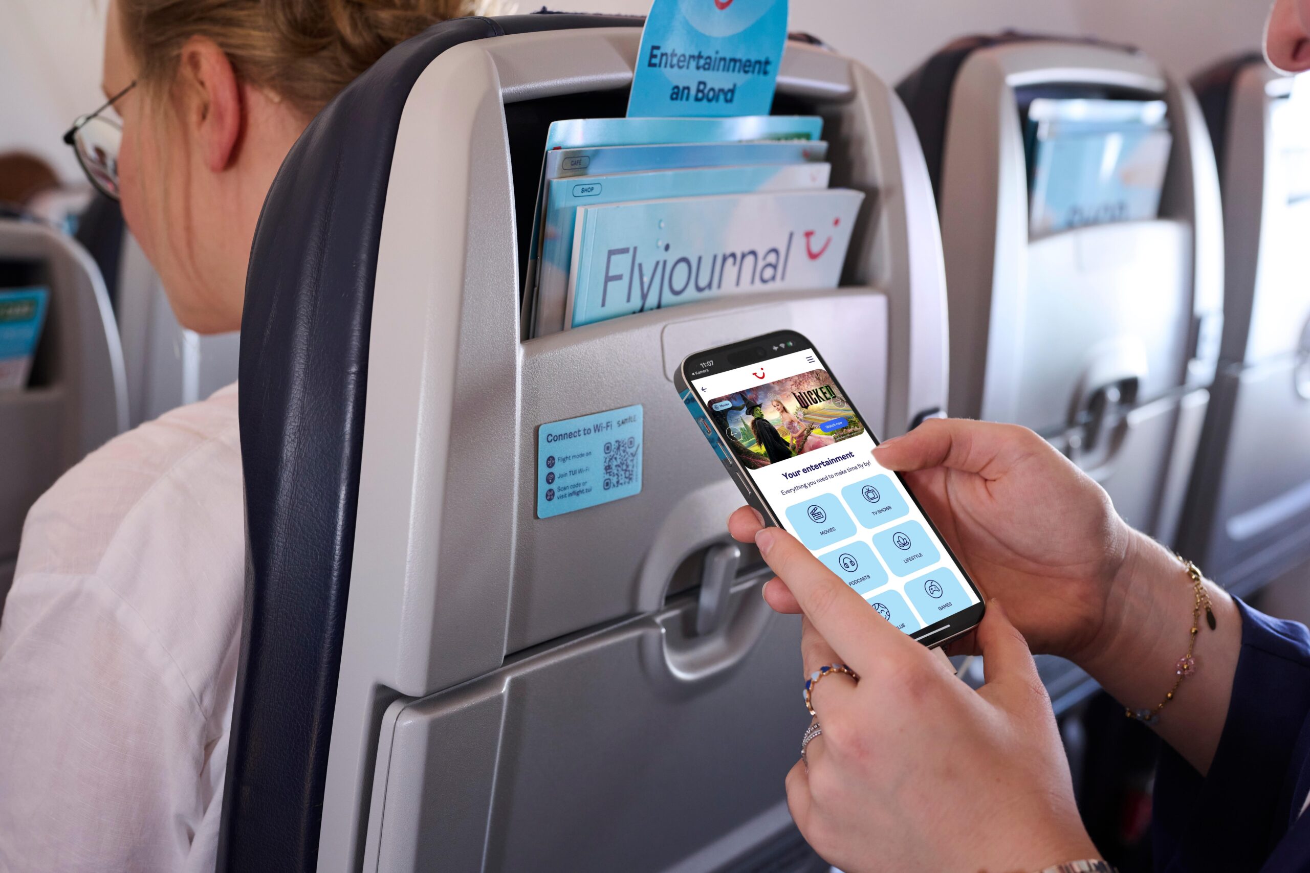TUI Airline Starts Digital Inflight Experience with Stream Chat Plan