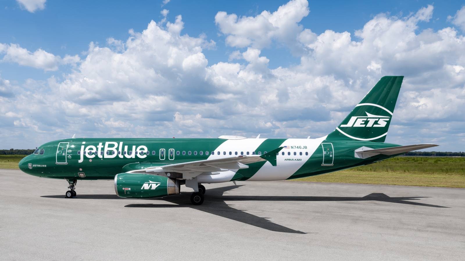 JetBlue Airbus A320 New York Jets NFL Livery: See the Special Aircraft